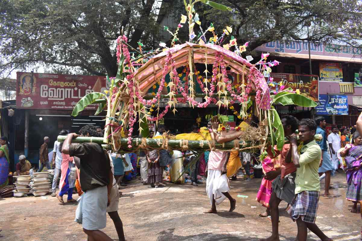 A festival to celebrate rebirth- Valangaiman Padai Kavadi | The Lost Lander
